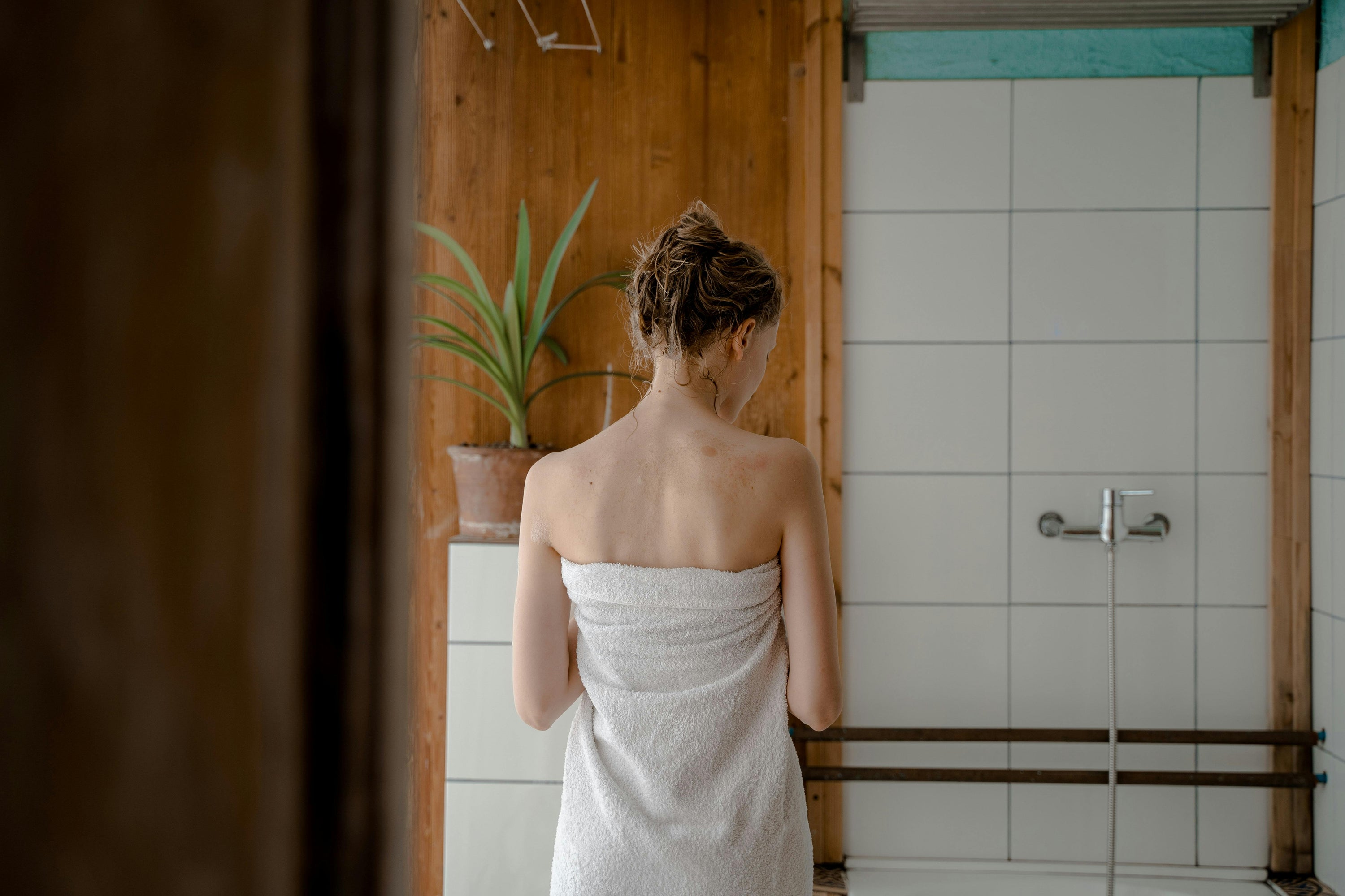 Myths about cold shower: Six Benefits of Embracing Cold Showers – Arura ...